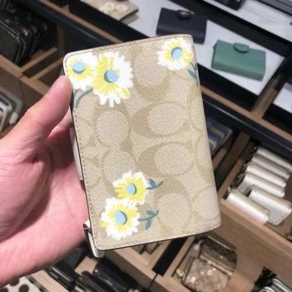 Coach | Bags | Coach Medium Corner Zip Wallet In Signature Canvas With ...
